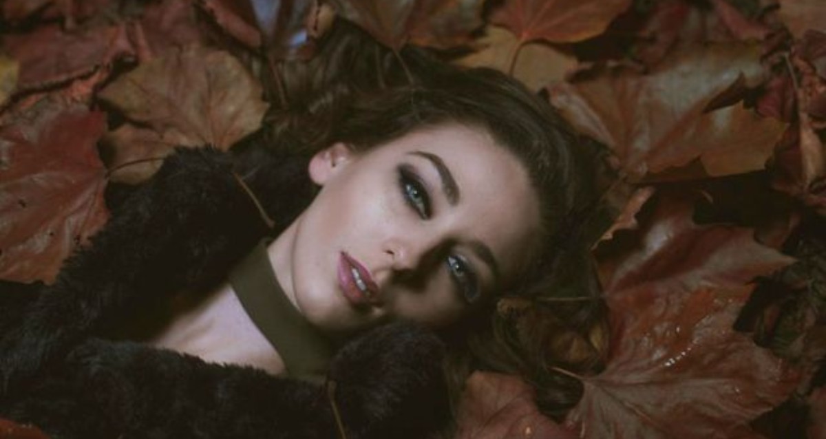 28 yaşındaki model Caragh Eaton, erkek arkadaşının arabasından düşerek öldü